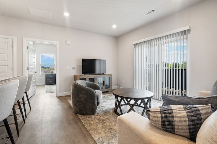 Resort Style Luxury Apartment - Bentonville, AR