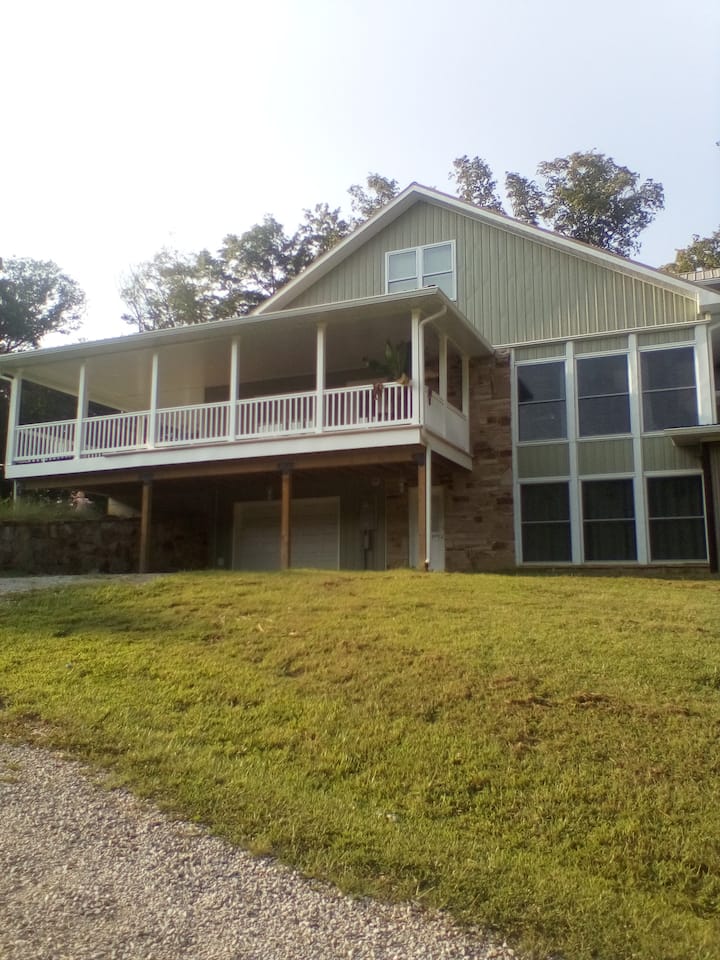 The Mighty Oaks Lodge - Illinois