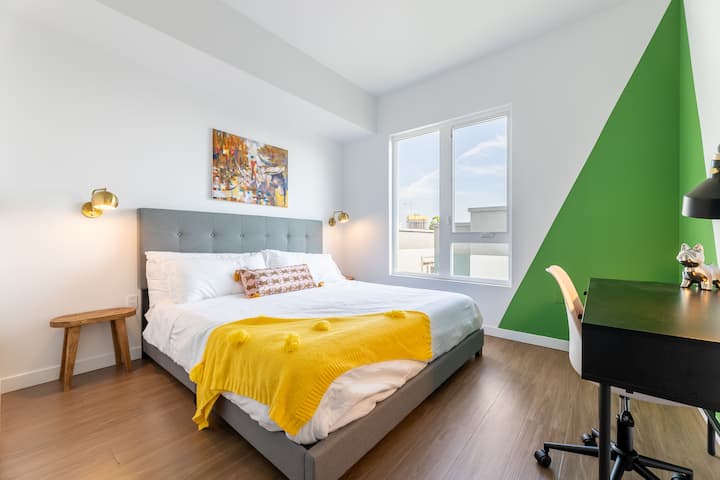 Bright Modern Home In Little Tokyo - Views + Gym - Florence Avenue – Los Angeles