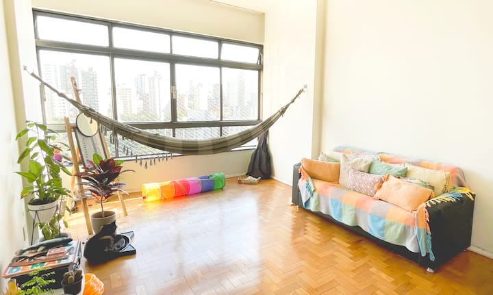 Quarto Para Mulheres Bem Localizado Em Bh - Brazil