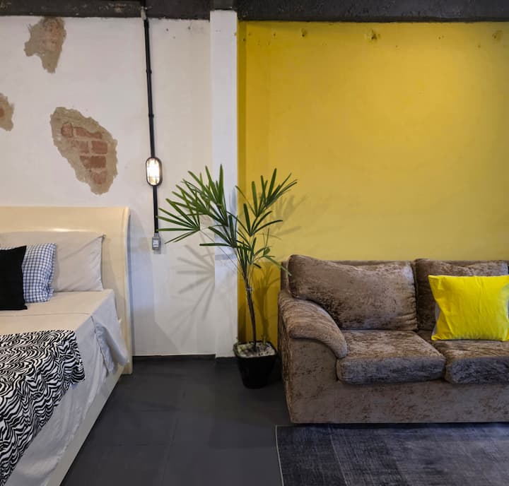 Loft Industrial Com Poltrona De Massagem - Curitiba