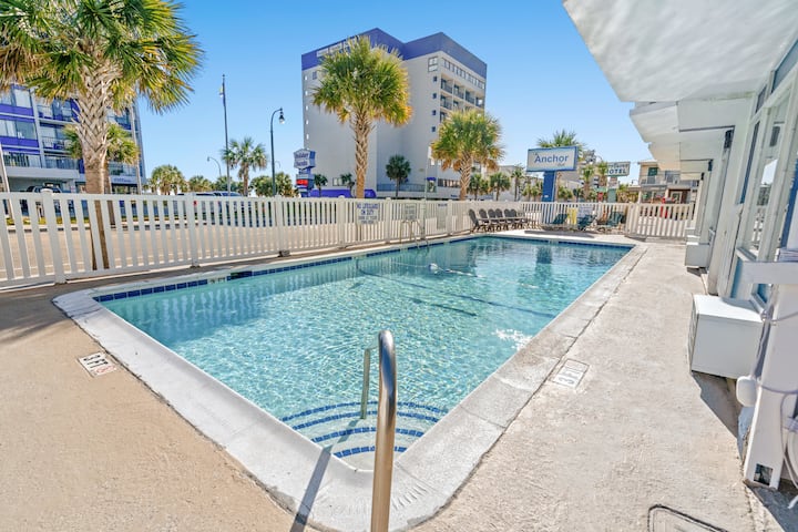 Relax At Anchor – Double Bed + Balcony - Myrtle Beach, SC