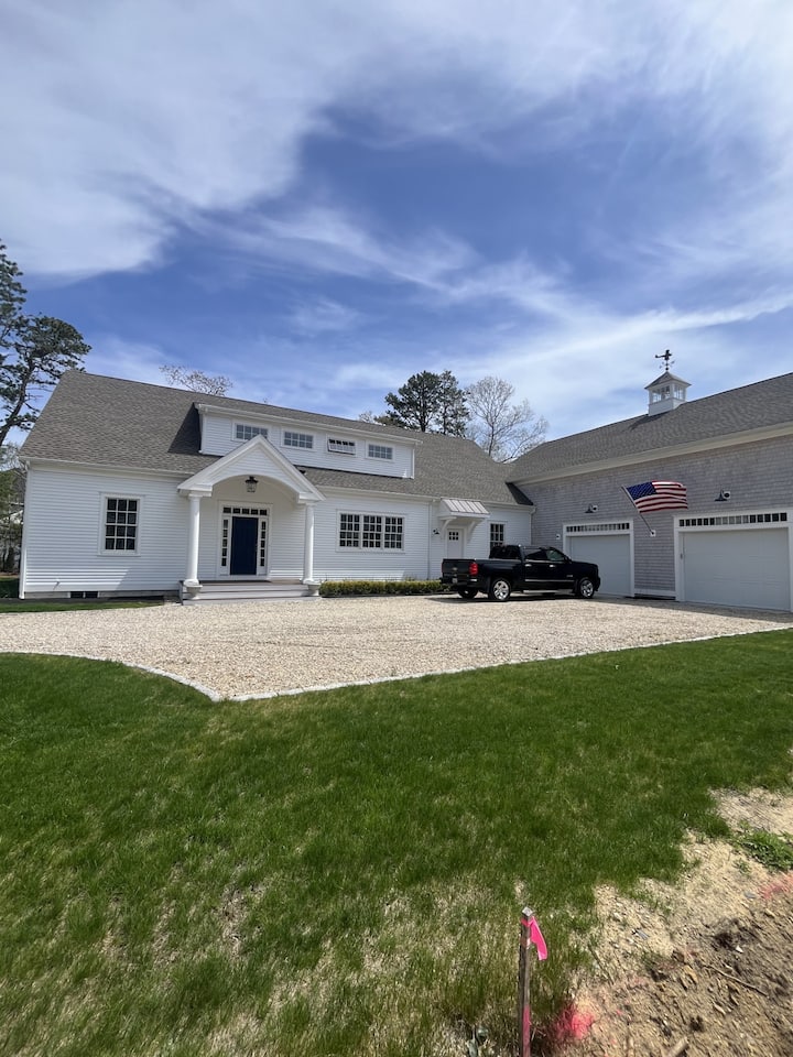 Beautiful Cape Cod Home /Airpark - Mashpee, MA