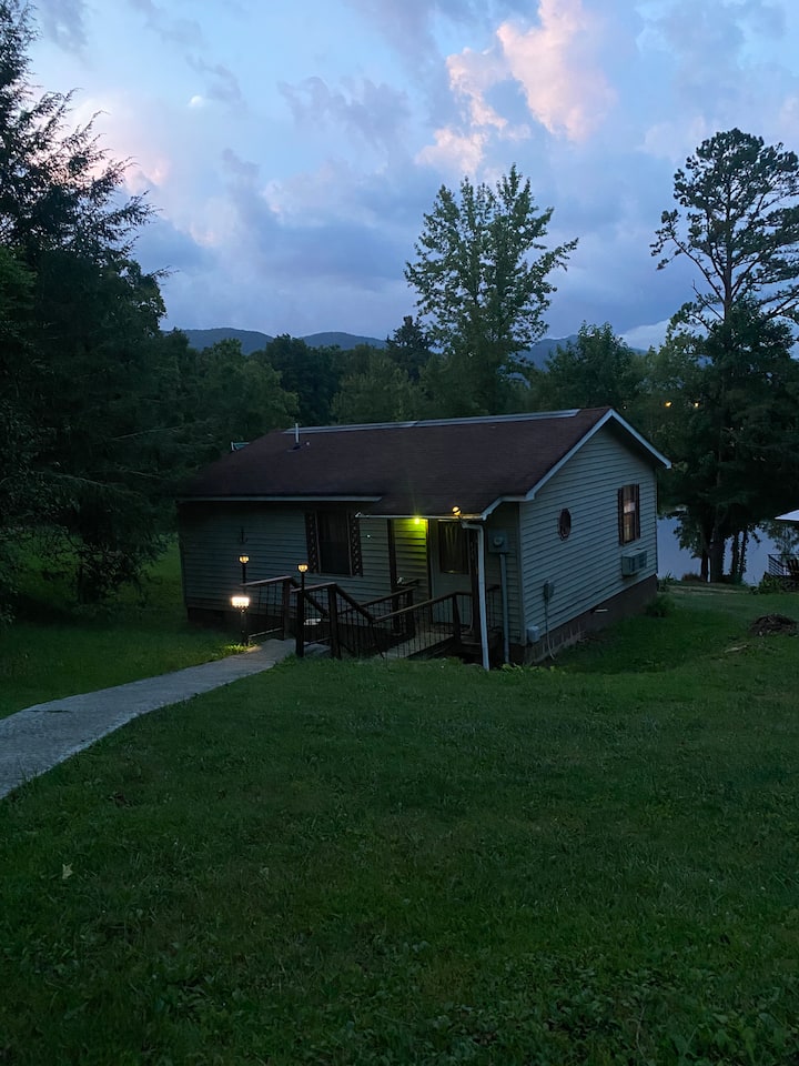 Cabin - Frozen Head State Park, Wartburg