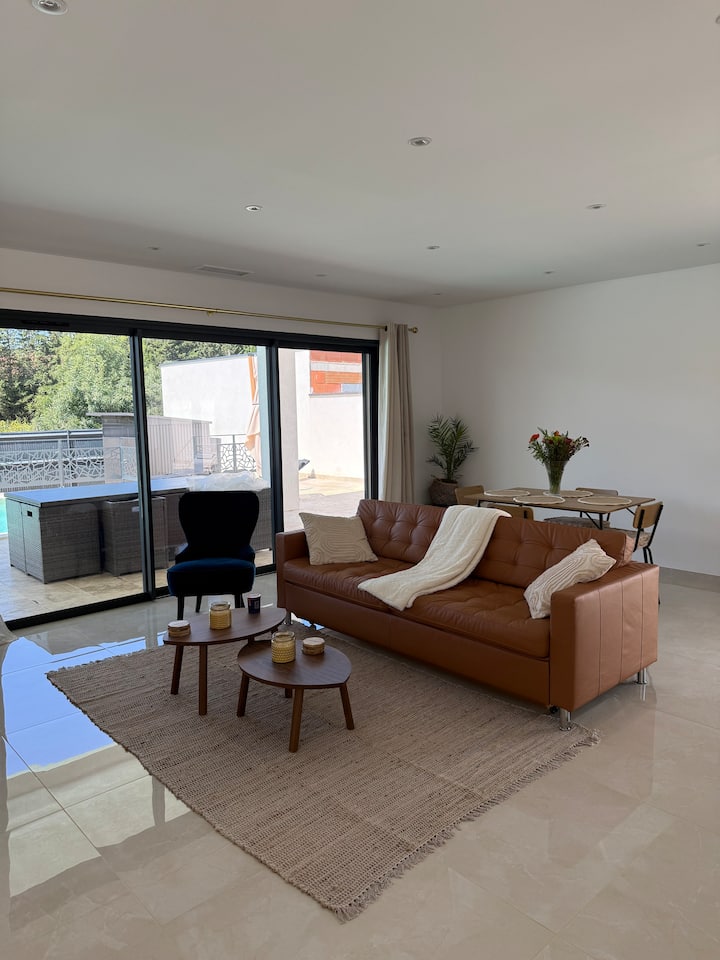 Maison De Charme Avec Piscine - Alès