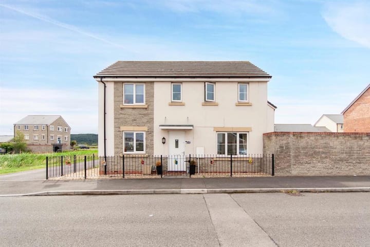 Perfect House !
Perfect Location - Weston-super-Mare