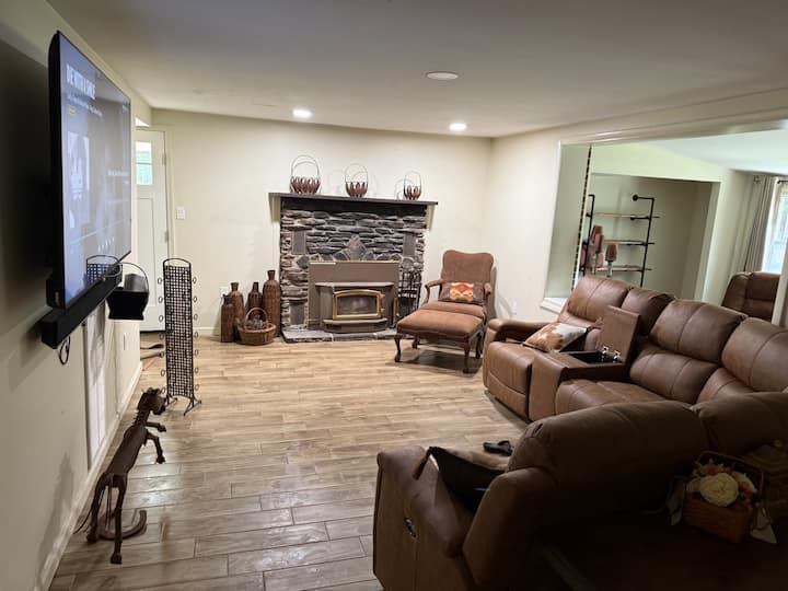 Farm House Swan Lake Resort 4 Bd 2 Bath House - Renault Winery