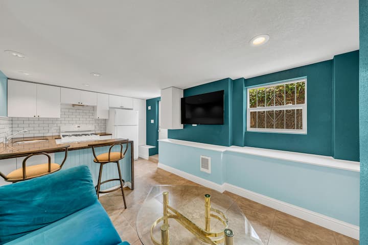 Stylish 1br By Lake Merritt • Walk To Dt & Bart - Oakland, CA