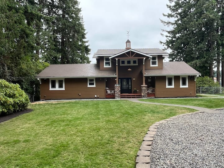 Spacious 6-bedroom House On Clear Lake & Hot Tub! - ワシントン州