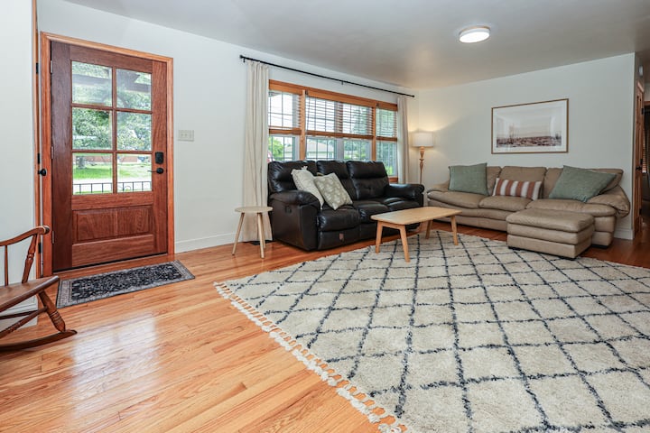 Cozy Ranch Retreat W/ Fire Pit! ~10min To Downtown - 녹스빌