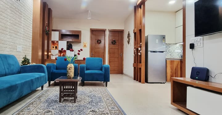 The Moonvale Lux - A Victorian Theme Stay! - Chandigarh