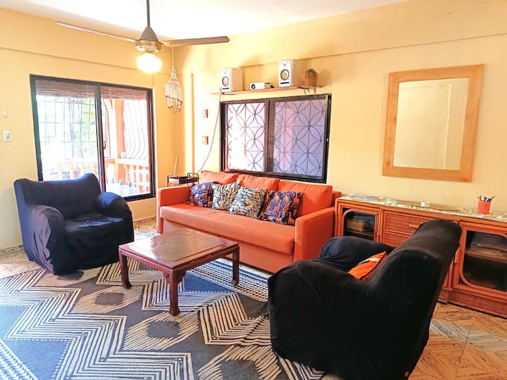 Cozy 3br Retreat W/ Patio, Walk To Beach - Cabarete