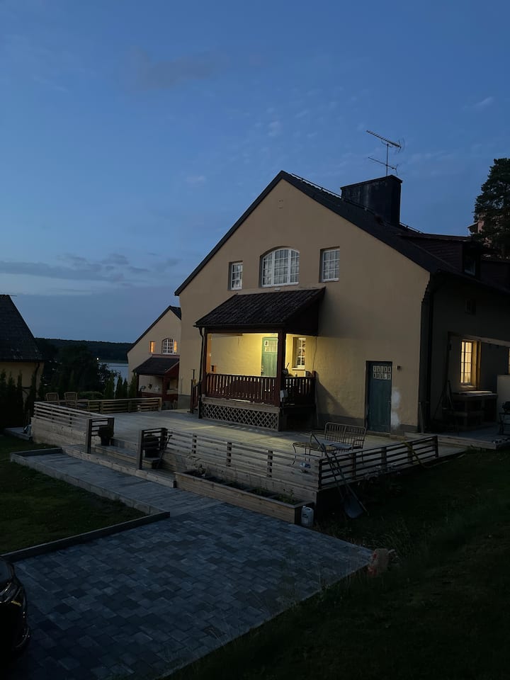 En Mysig Ettan, Utsikt Mot Sjön - Strängnäs