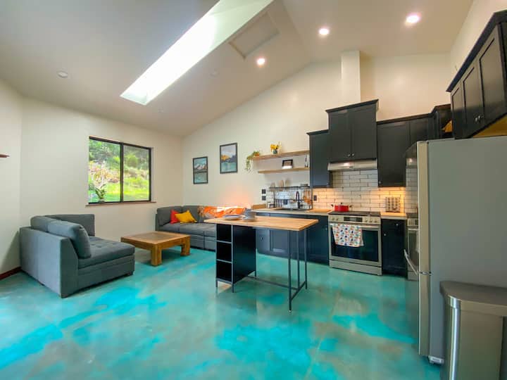 New, Modern, One Bedroom House W/ Utilities Incl. - Arcata, CA