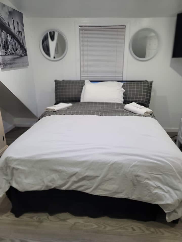 Lux Rental 2nd Fl Oasis - Garden City, NY