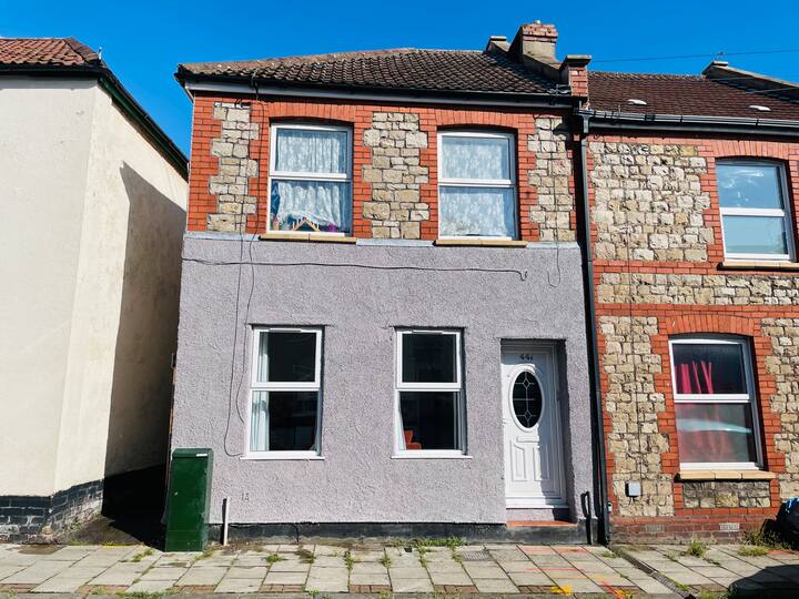 Two Bedroom Apartment - Bristol
