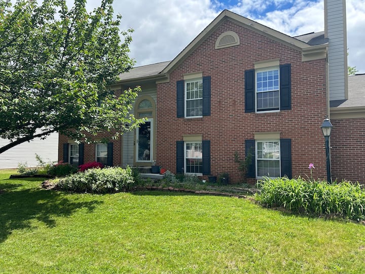 Spacious 4-room Home With Office - Hagerstown, MD