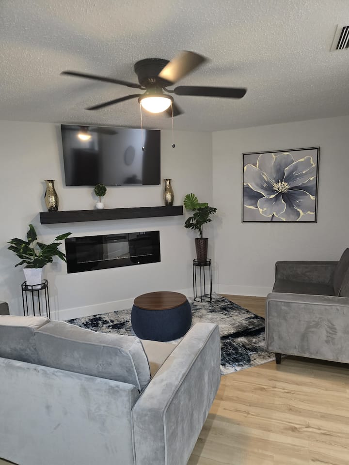 Cute Cottage In Dfw Metro - Cedar Hill, TX