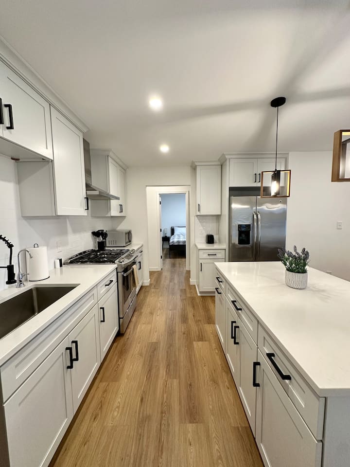 Charming Home Downtown! - Treehouse Vineyards, Monroe