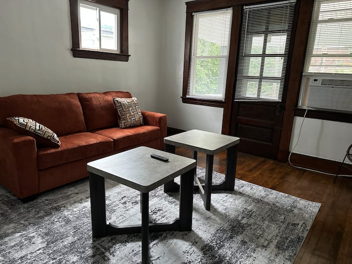 Murray Hill 2bed With Parking - Cleveland