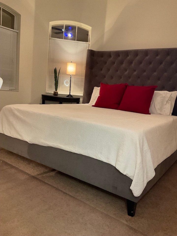 Beautiful Room For Rent - Dade City, FL