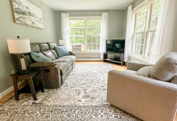 Hidden Ledge In-law Apt - Hampstead, NH