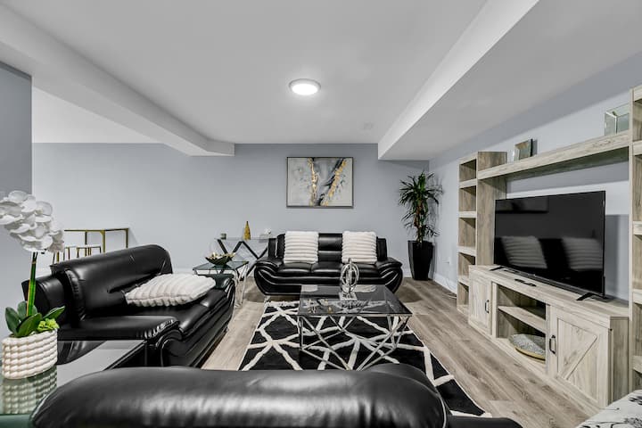 2br Lasalle Retreat Near Bridge And Golf - Lincoln Park, MI