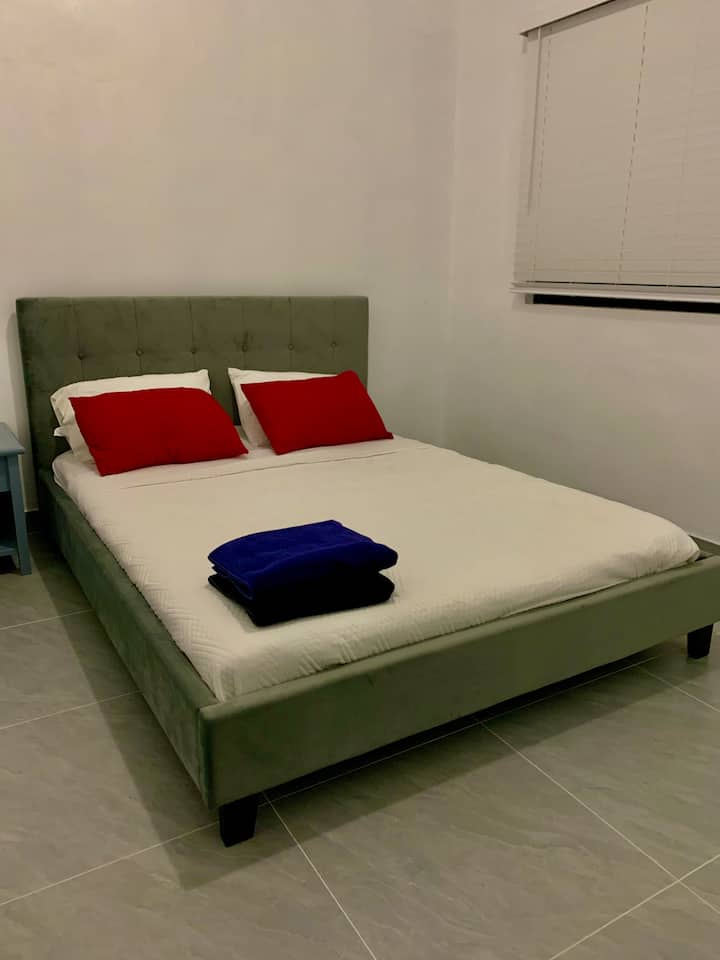 2 Bed, 1 Bath At Pedro's Heights - Guam
