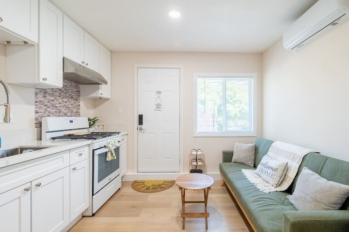 Chic Suite Perfect For Couples - Hacienda Heights, CA