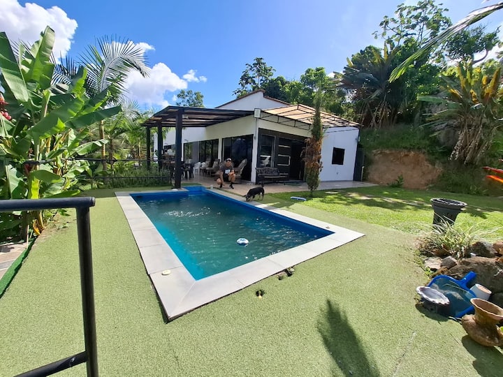 Casa Moderna/wifi/parking/jacuzzi/piscina/charcos - Barbosa