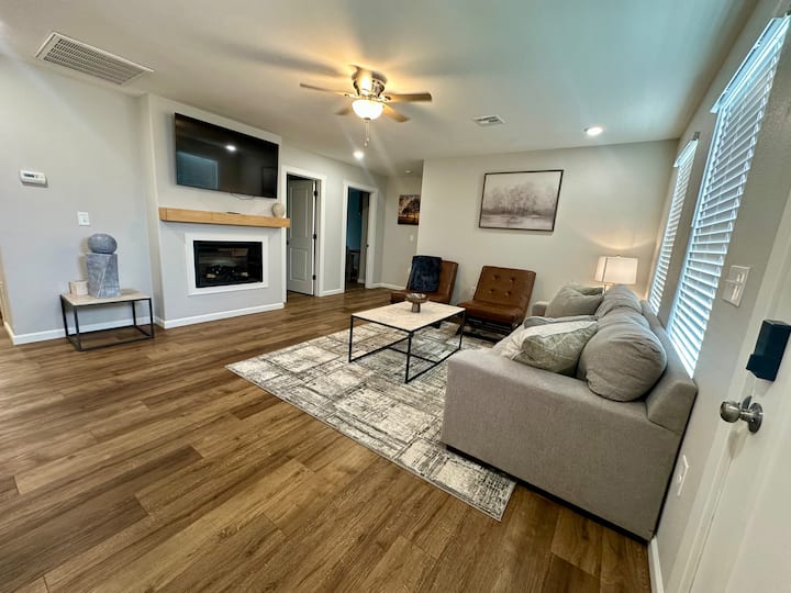 Sunrise Retreat - Garden City, KS