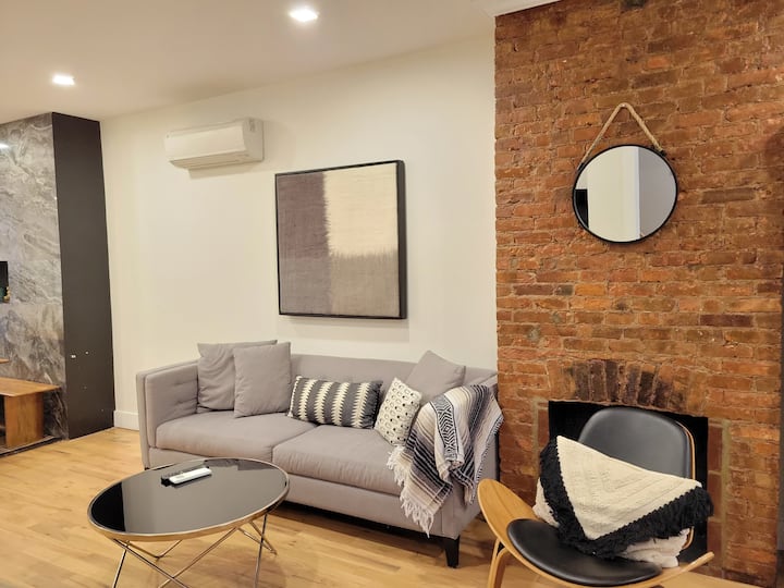 "The Loft" Minutes To Nyc!
3 Bedroom Hidden Gem! - Brooklyn, NY