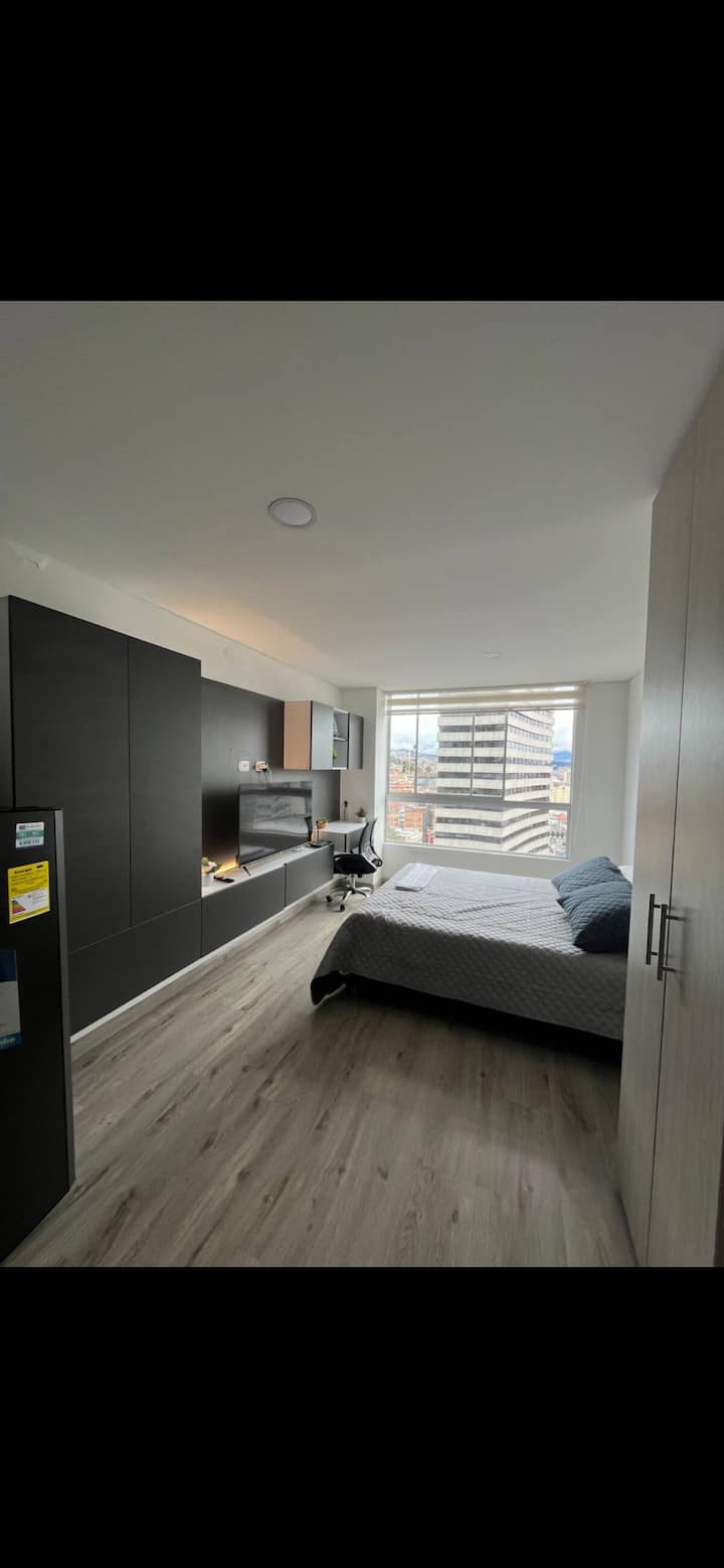 Estudio Moderno Y Amplio En La Candelaria - Bogotá