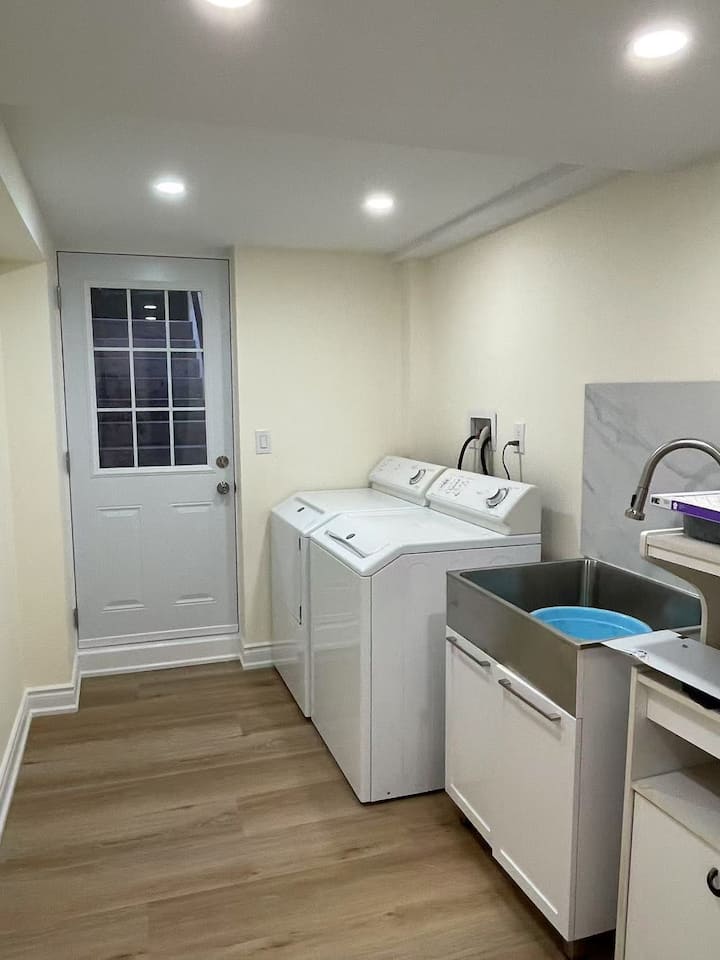 New Renovate Entire Basement In Markham - Markham