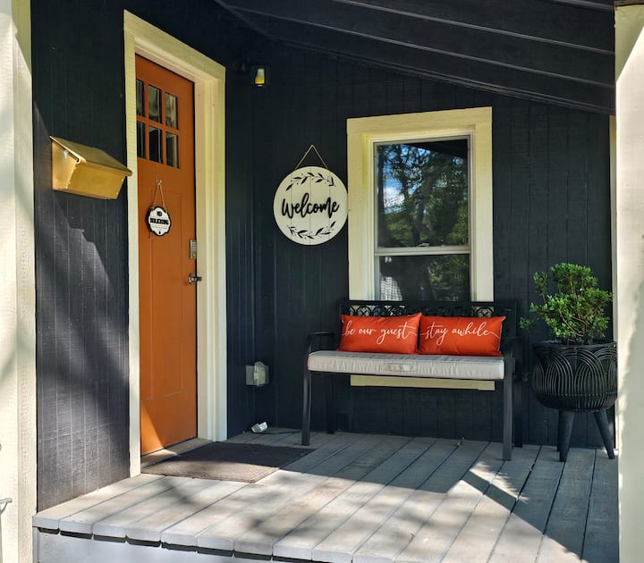 Cassie's Cottage - Stillwater, OK