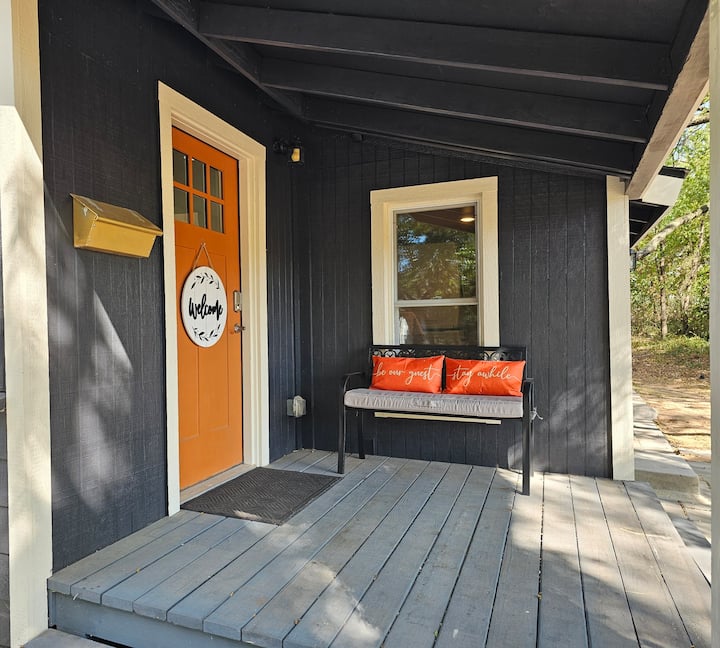 Cassie's Cottage - Stillwater, OK