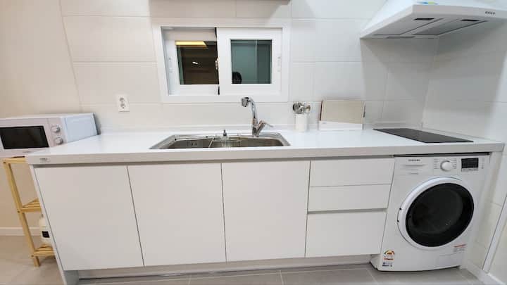 죽도해변 1분, 감성스테이 - South Korea