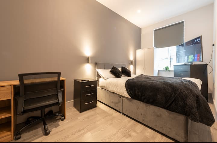 1 Bedroom Luxury Apartment - Bradford