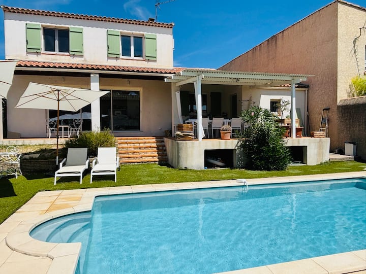 Villa En Provence Emplacement Idéal - Piscine - Salon-de-Provence