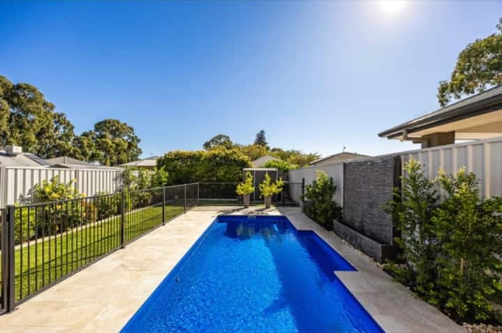 Home Between The City & The Sea - Adelaida