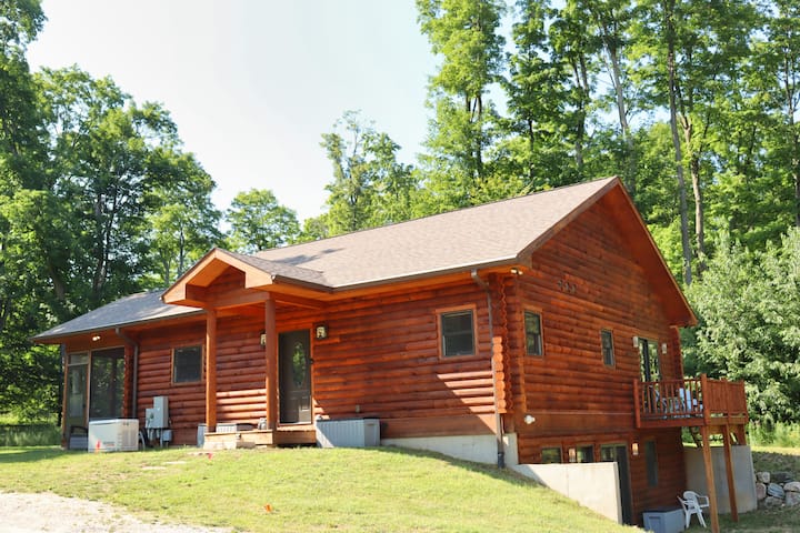 Luxury Log Cabin | Walk To Dunes - Empire, MI