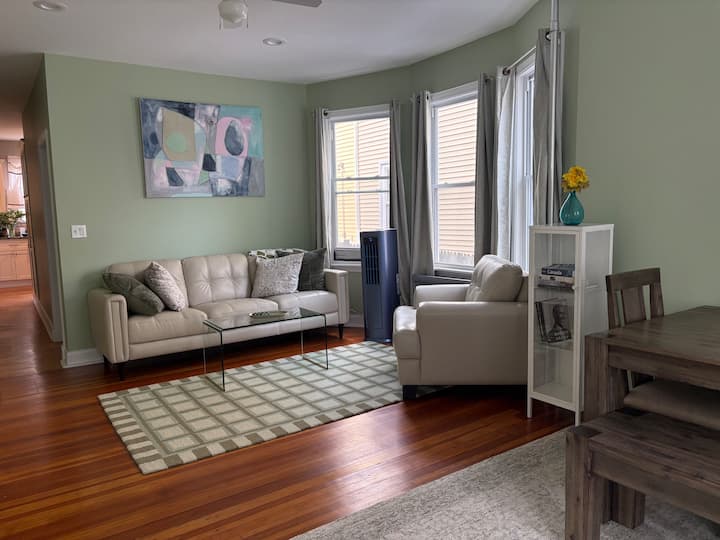 Centrally Located 2 Br Home - Marblehead, MA