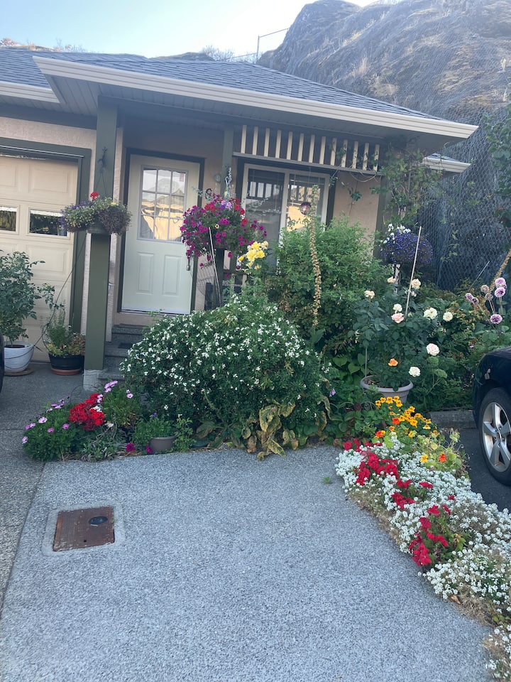 Room In Victoria Quiet & Convenient - Langford