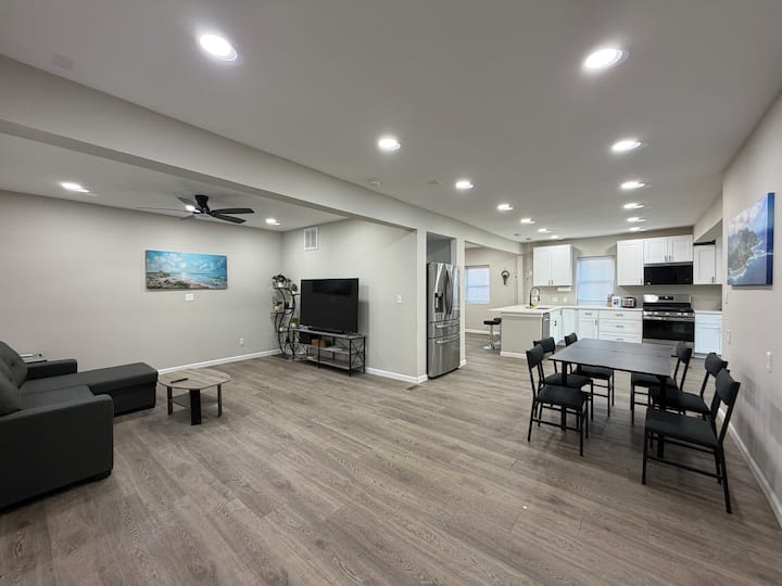 Enjoy Sunshine Fresh Ocean Air, Create Memories - Norfolk, VA