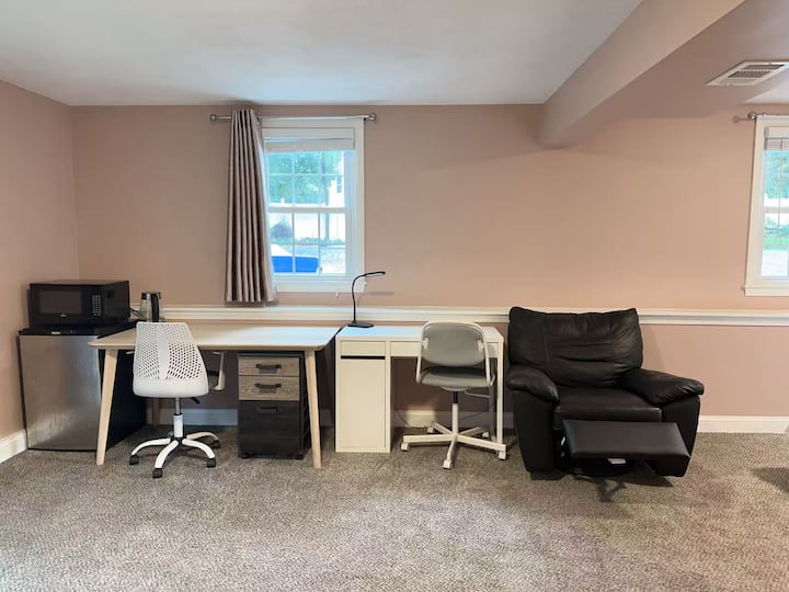 Ample Bedroom Suit, W. Parking Space In Wellesley - Weston, MA