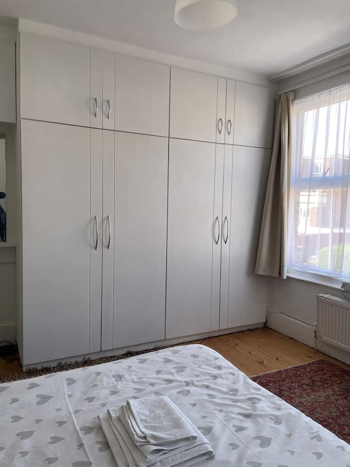 Cosy Xl | Piccadilly Line | 16 M To King's Cross - London