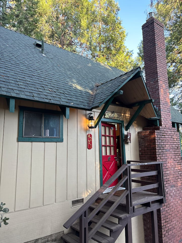 Cabin Near Sly Park Lake - Pollock Pines, CA