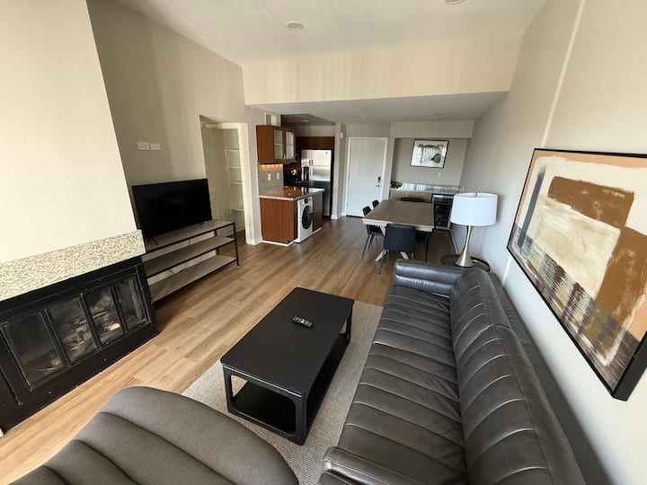 Comfort | Pool | 2br/2ba - West Hollywood, CA
