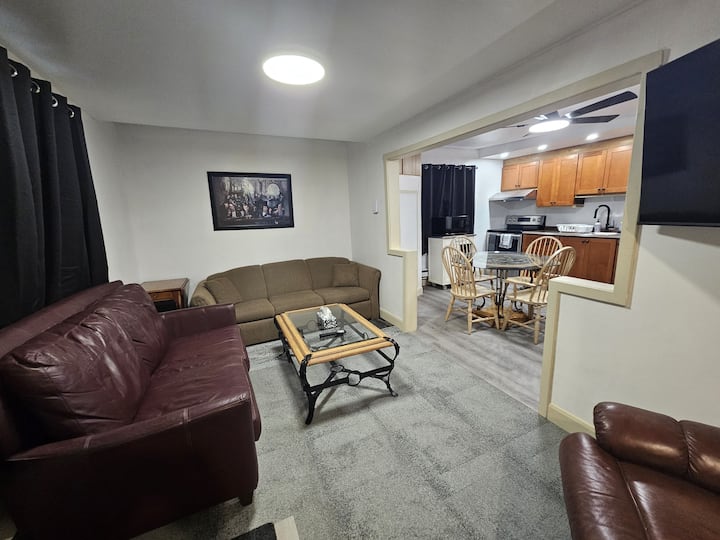 City & Nature Retreat W/ Parking - Gatineau