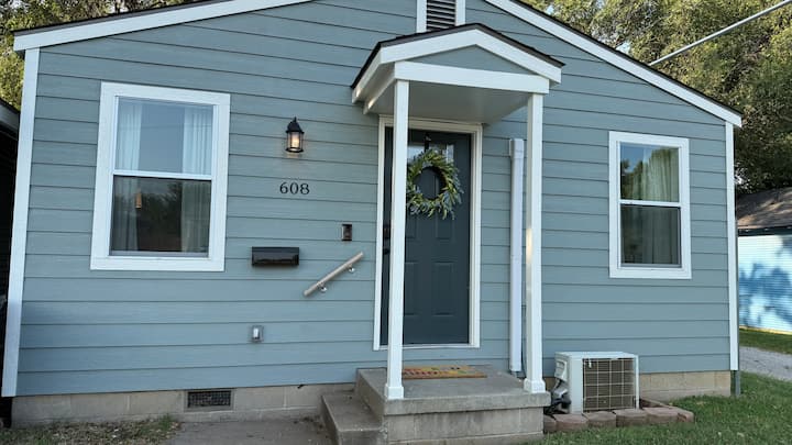 Boho In Bartlesville

Modern Retreat Near Downtown - Bartlesville, OK